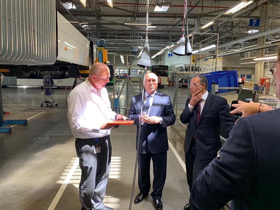 بالصور..النقل المصرية تبحث مع "مرسيدس" إنشاء خطوط نقل سريعة - معلومات مباشر