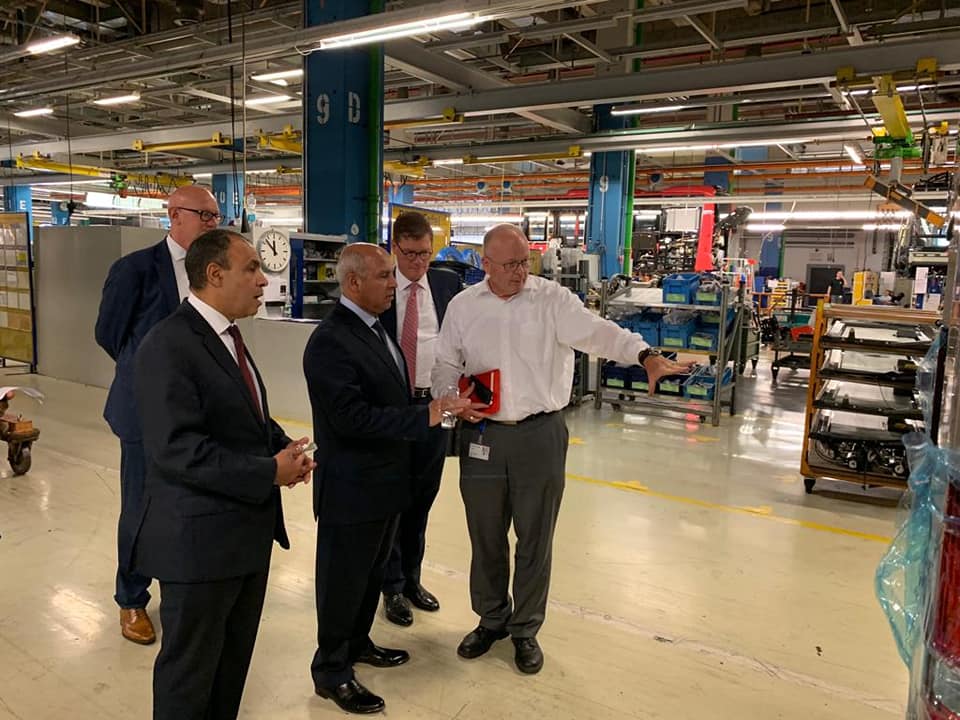 بالصور..النقل المصرية تبحث مع "مرسيدس" إنشاء خطوط نقل سريعة - معلومات مباشر