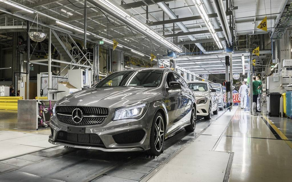 Mercedes-Benz Egypt selects local assembly partner - Mubasher Info
